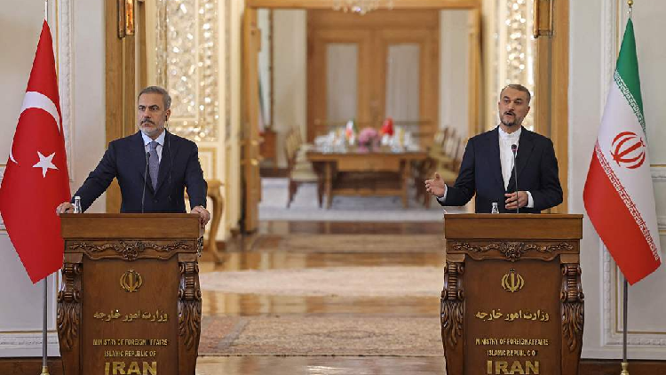 Iranian, Turkish FMs meet to discuss bilateral ties, cooperation - CGTN