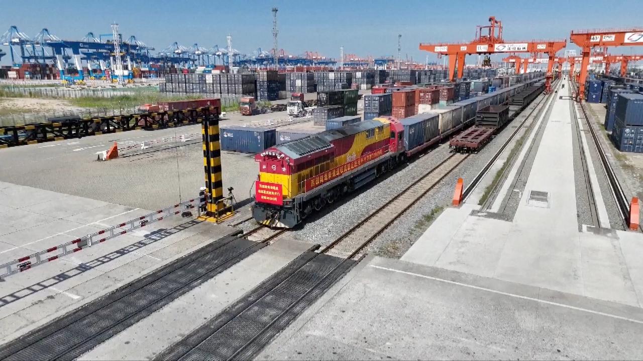 China's rail-sea intermodal trains make 30,000 trips since launch - CGTN
