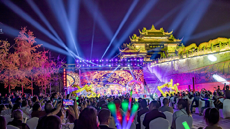 Stunning cultural shows light up Chengdu at night - CGTN