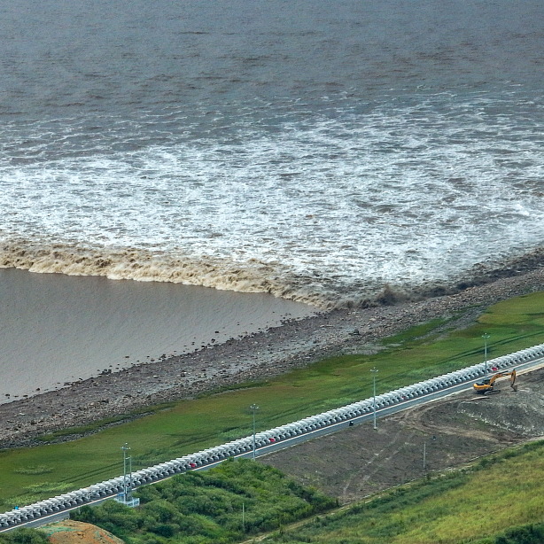 Live: Enjoy the view of Qiantang River in east China's Hangzhou - CGTN