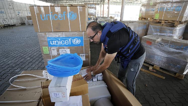 China announces humanitarian aid including food, medicine to Gaza - CGTN