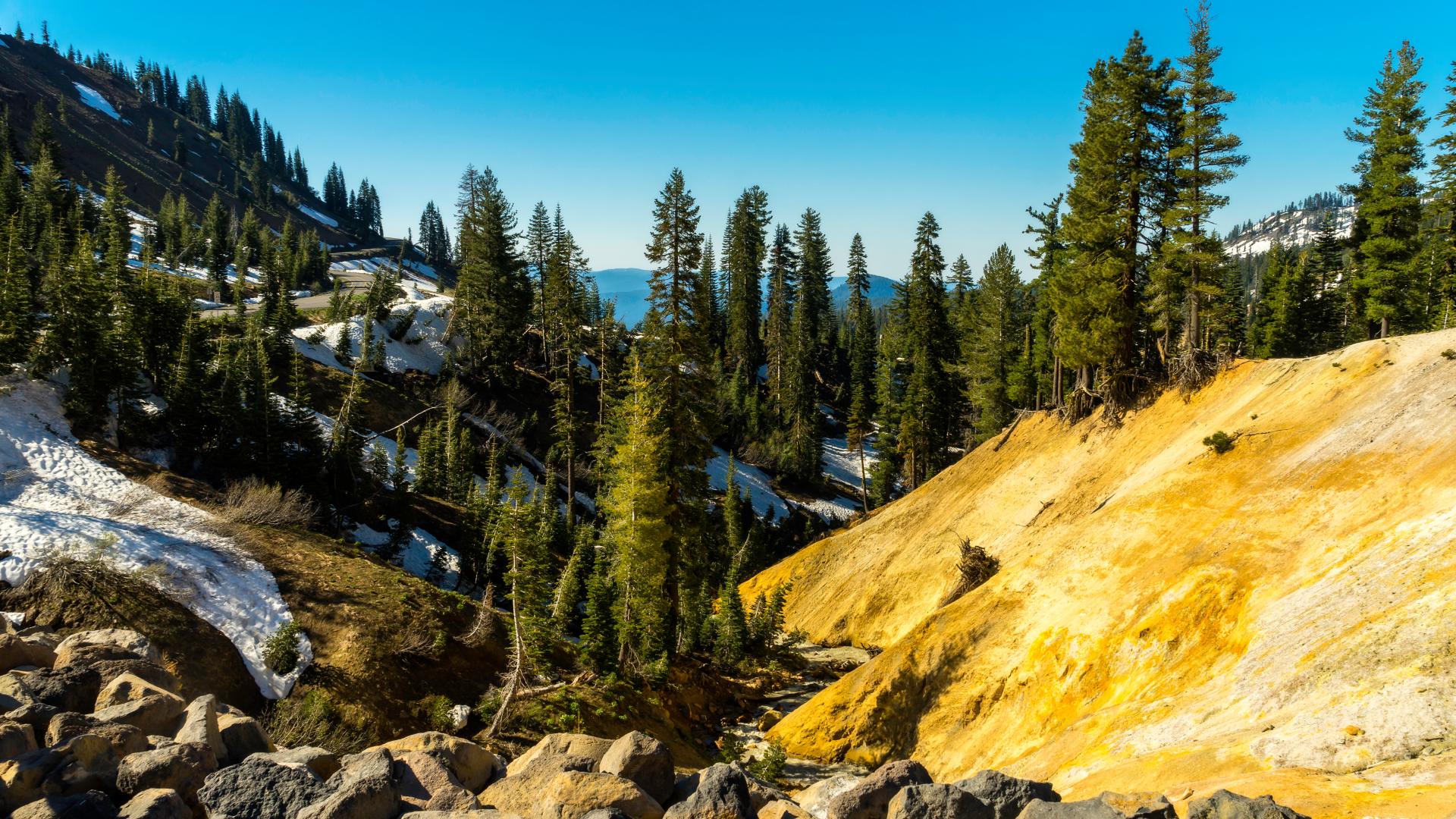 Lassen Volcanic National Park, a bubbling volcanic wonderland - CGTN