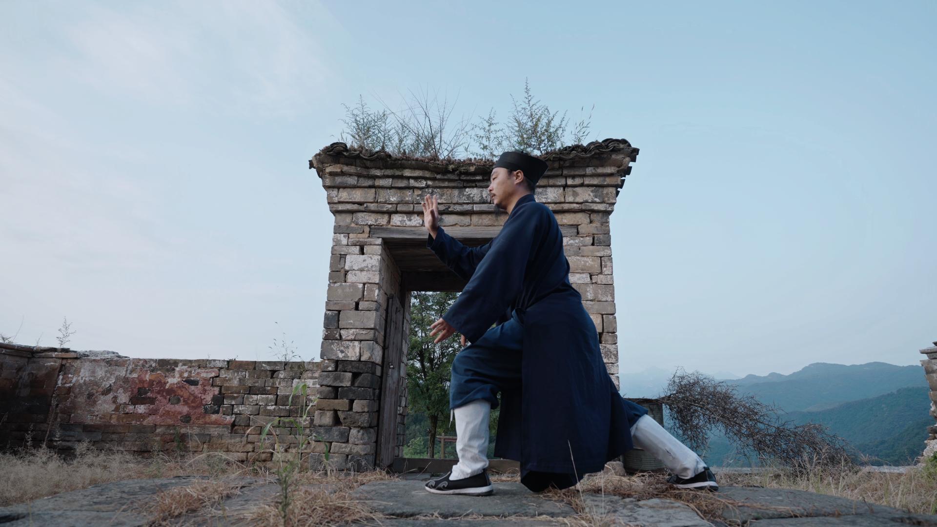 Wudang master practices Tai Chi - CGTN