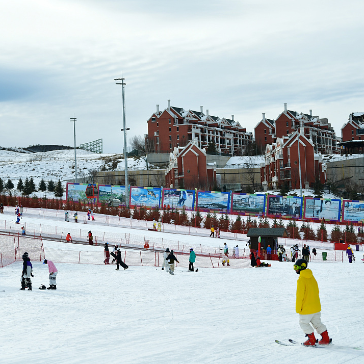 Live: Take your family to have fun at Forlong Ski Resort in N China - CGTN