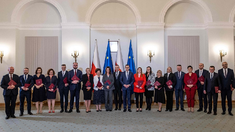 Poland's new government sworn in - CGTN
