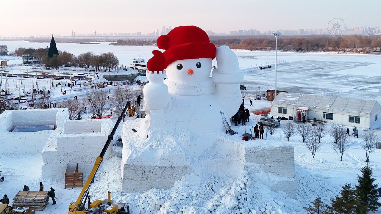 Huge snowman set to welcome visitors to Harbin - CGTN