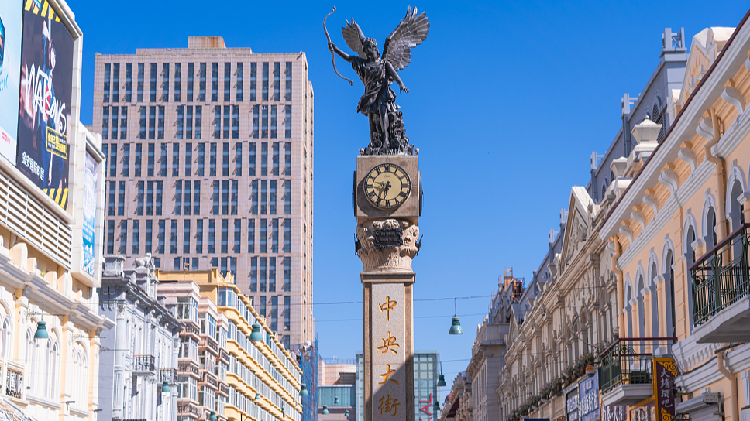 Live: Walk along Harbin's Central Street as it welcomes tourism boom - CGTN