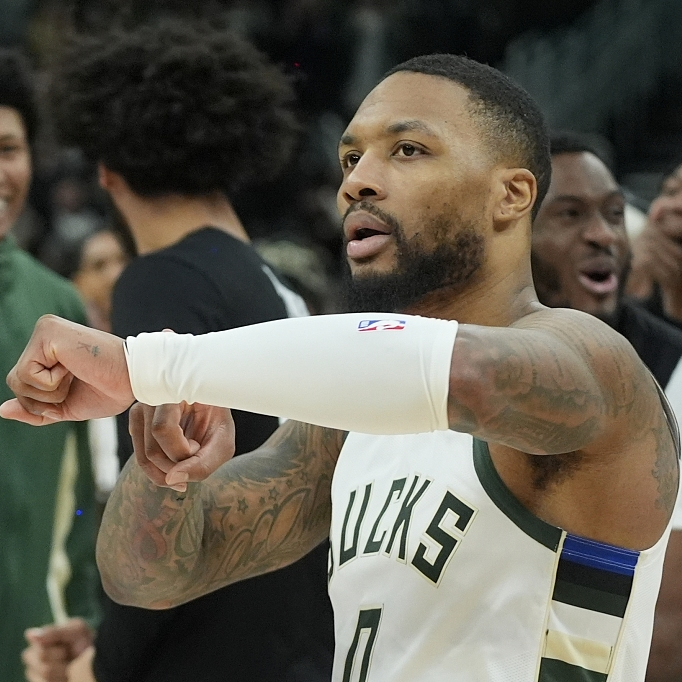 NBA highlights on Jan. 14: 'Dame Time' finally arrives at Milwaukee - CGTN