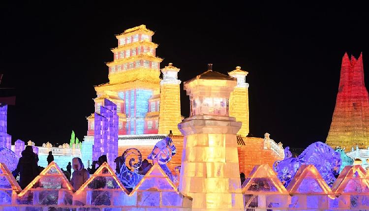 Live: Harbin Ice and Snow World wows visitors with splendid sculptures ...