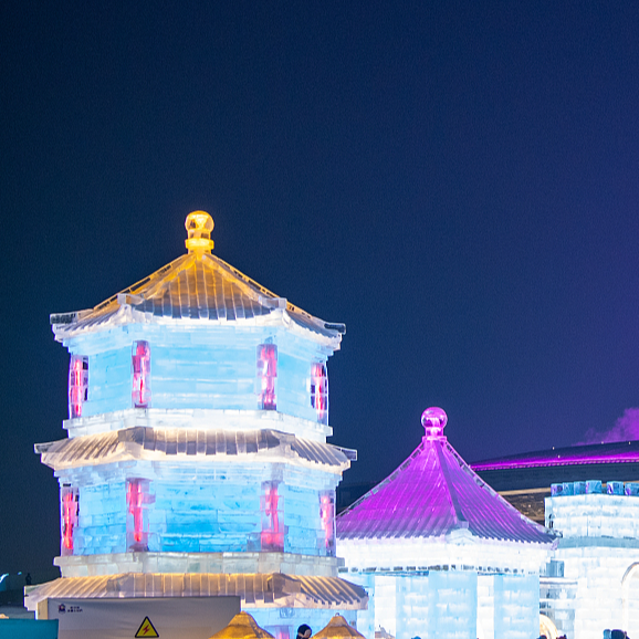 Live: Harbin Ice and Snow World wows visitors - CGTN