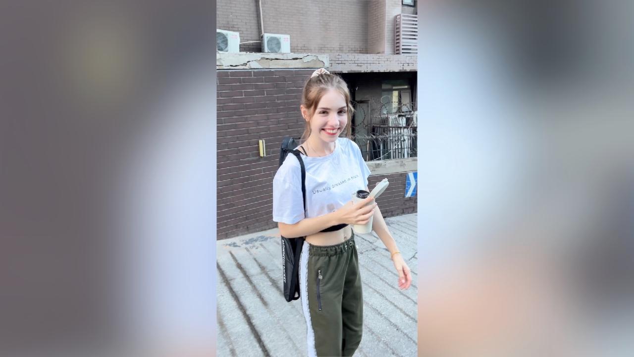 Ukrainian vlogger's cozy moments with tea - CGTN