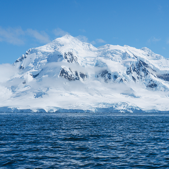 Antarctic scientists gather information to learn climate secrets - CGTN