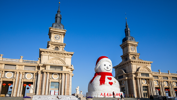 Live: Giant snowman makes annual appearance in Harbin - CGTN