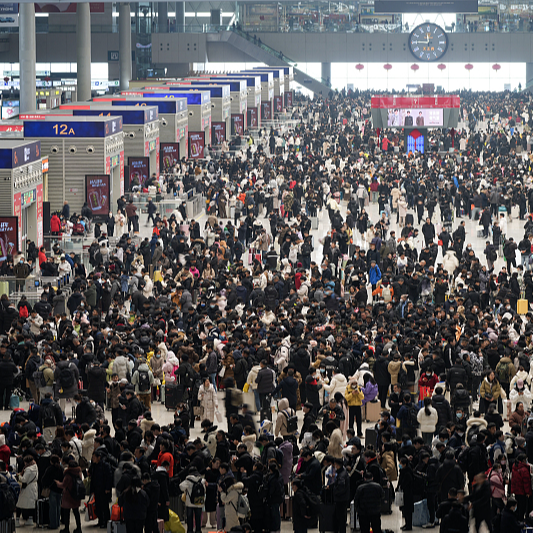 How does China cope with huge traffic rush in extreme weather? - CGTN