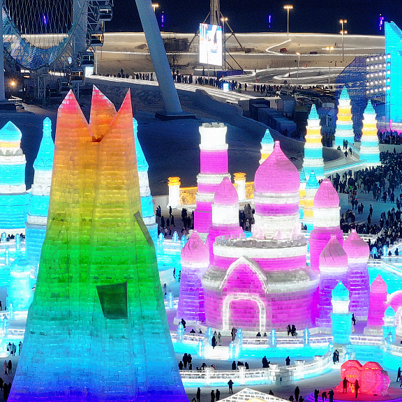 Live: Harbin Ice and Snow World wows visitors - CGTN