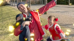 A Danish dad and his children embrace #LoongYearLoongDance challenge - CGTN