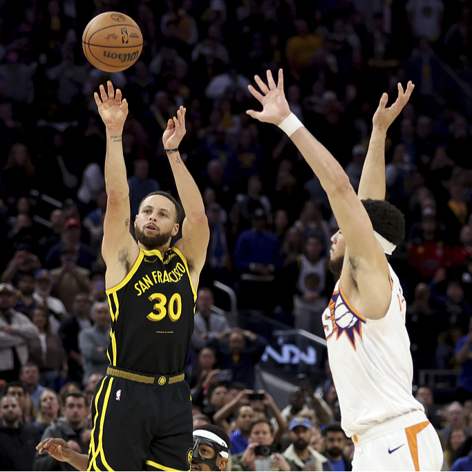 NBA highlights on Feb. 10: Stephen Curry beats Suns at 3-point line - CGTN