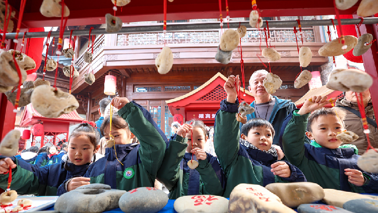 A celebration of tradition along the Hanjiang River - CGTN