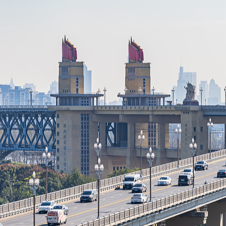 Live: Take a look at the view of China's Nanjing Yangtze River Bridge ...