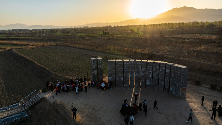 Ancient observatory attracts shutterbugs on the day of Chunfen - CGTN