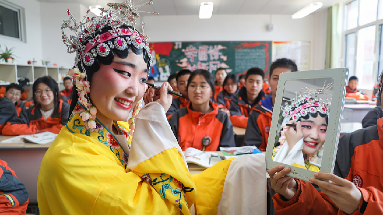Experiencing the charm of traditional Chinese operas up close - CGTN