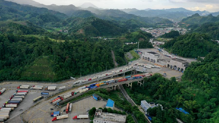 Wang Yi inspects border crossings in Guangxi - CGTN