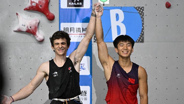China's Wu beats world record holder to win Climbing World Cup gold - CGTN