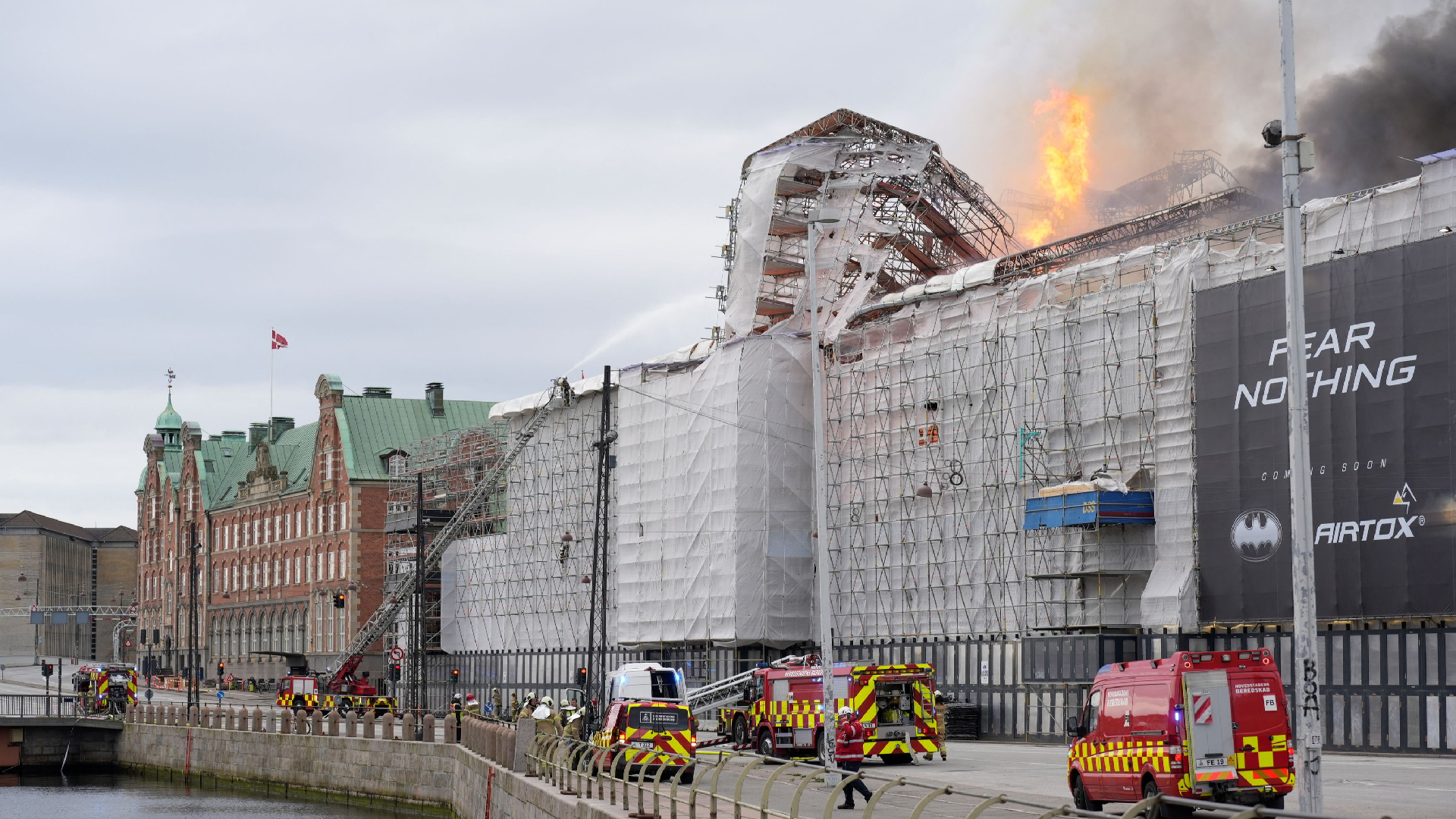 Fire breaks out at Copenhagen's historic stock exchange building - CGTN