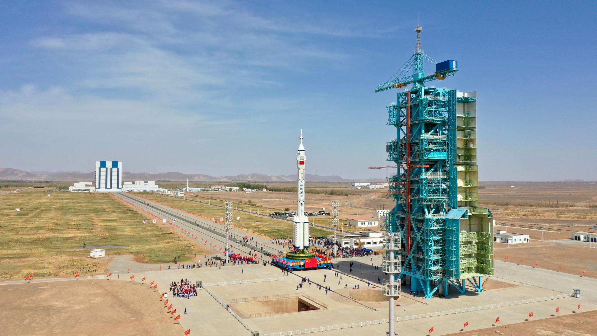 Live: A closer look at Shenzhou-18 manned space mission's launch site ...