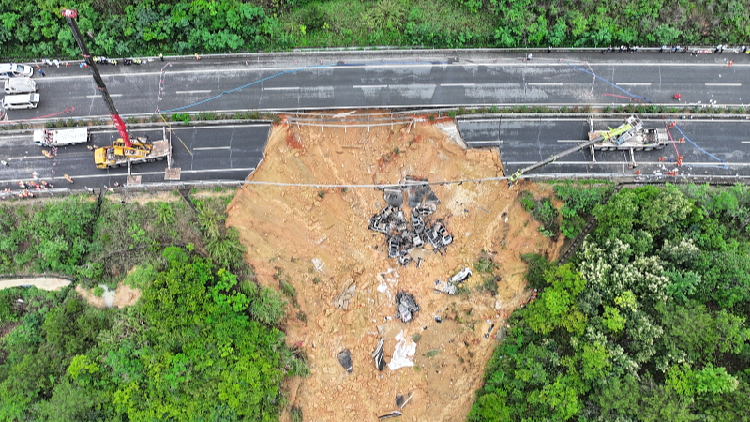 President Xi urges all-out rescue work after Guangdong road collapse - CGTN