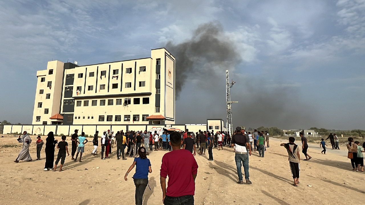 Israeli forces push deeper into Rafah, strike aid distribution center ...