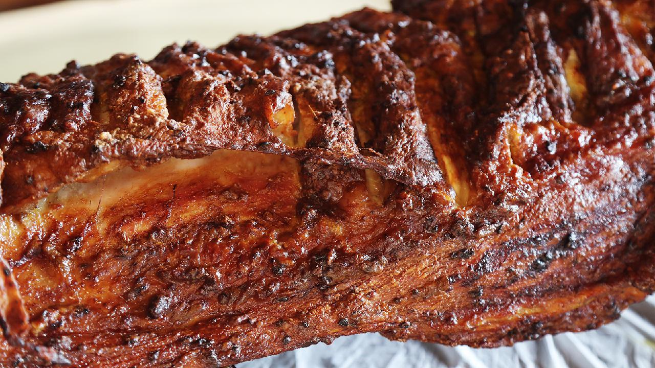 Mouthwatering whole roast lamb - CGTN