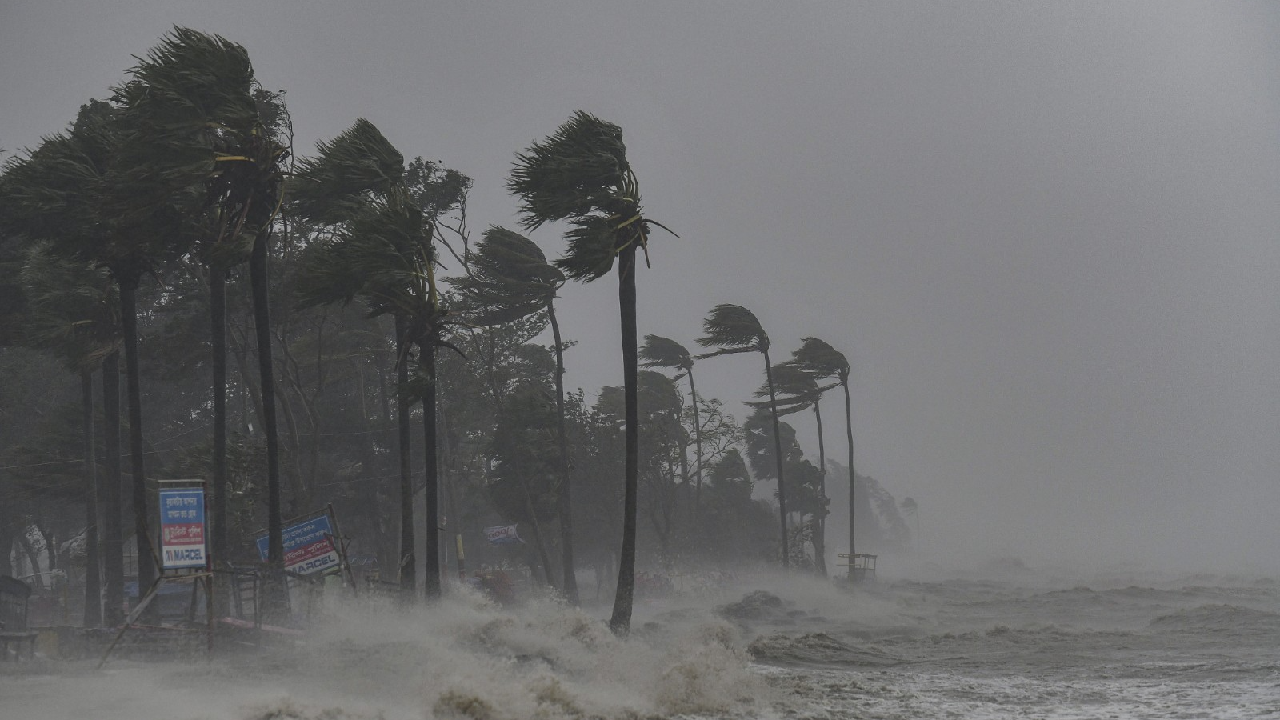 Asia News Wrap: Cyclone wreaks havoc in India and Bangladesh, and more ...