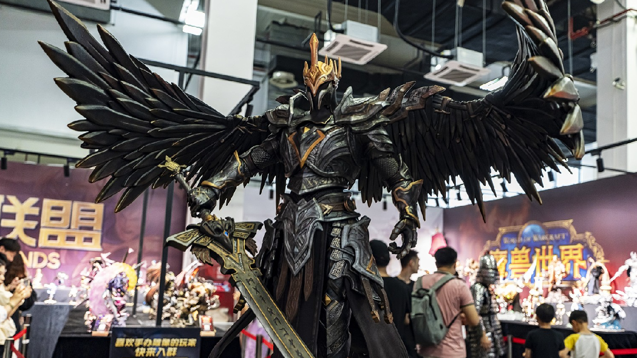 Action figure extravaganza attracts cartoon and animation fans - CGTN