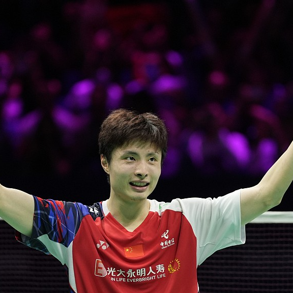 Chinese shuttlers claim 4 golds at Singapore Open - CGTN
