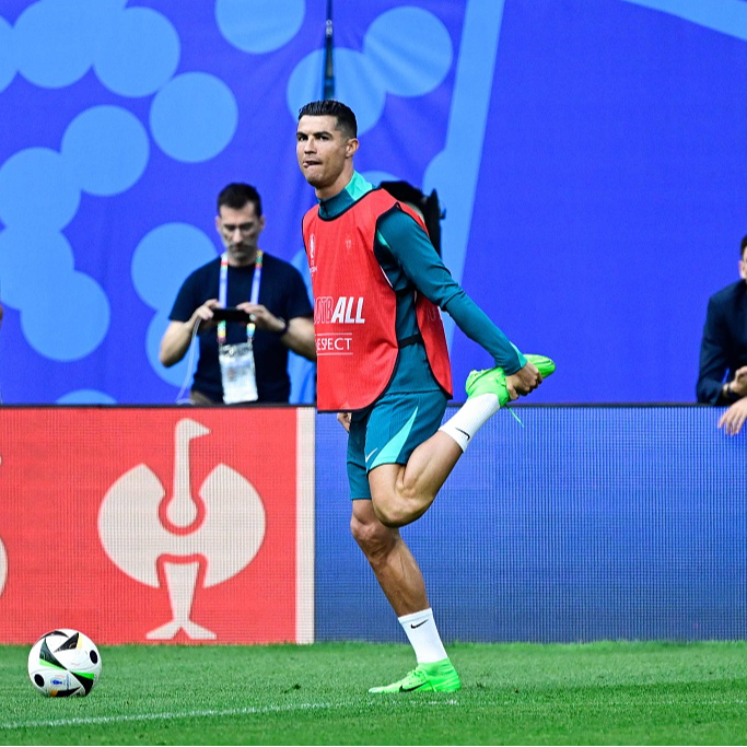 Portugal's coach on Ronaldo: He earns his spot 'on merit' - CGTN