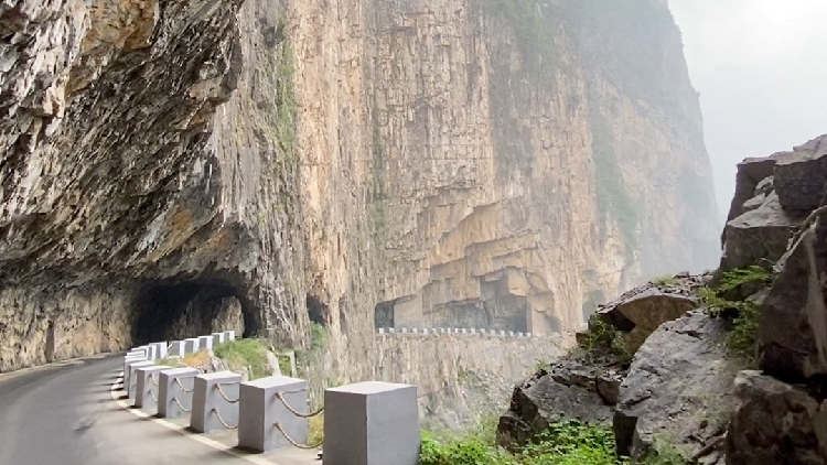 Xiyagou Cliffside Road: A wonder in Taihang Mountains - CGTN