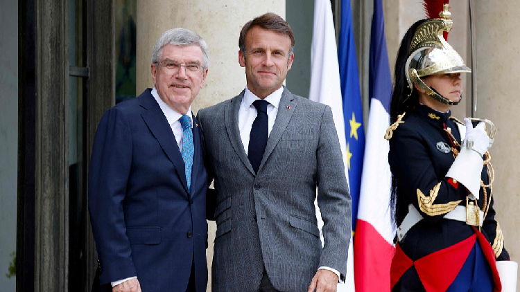 French President Macron meets IOC boss Bach at Elysee Palace in Paris ...
