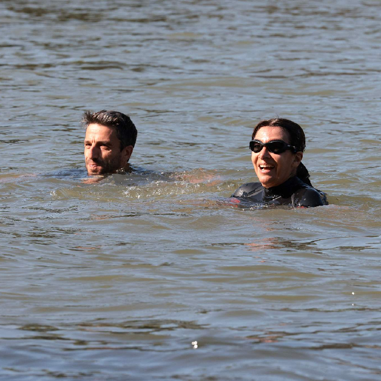 Hidalgo, Estanguet swim in Seine to prove river clean enough for Games ...