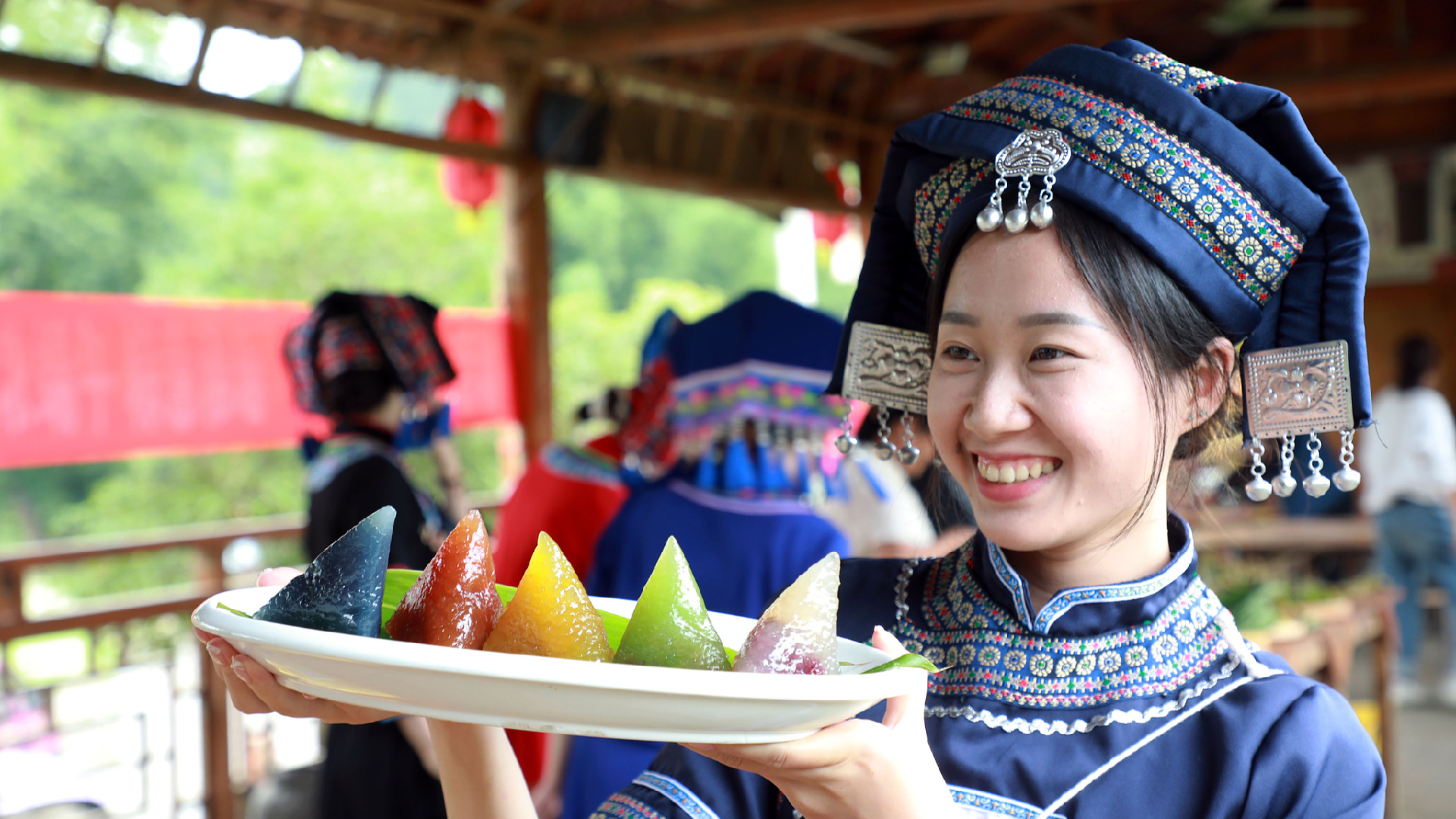 @China: Zhuang people, weaving the elegance of artistry and culture - CGTN