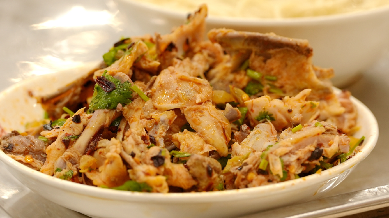 Shenyang: Where chicken carcasses rule the roost - CGTN