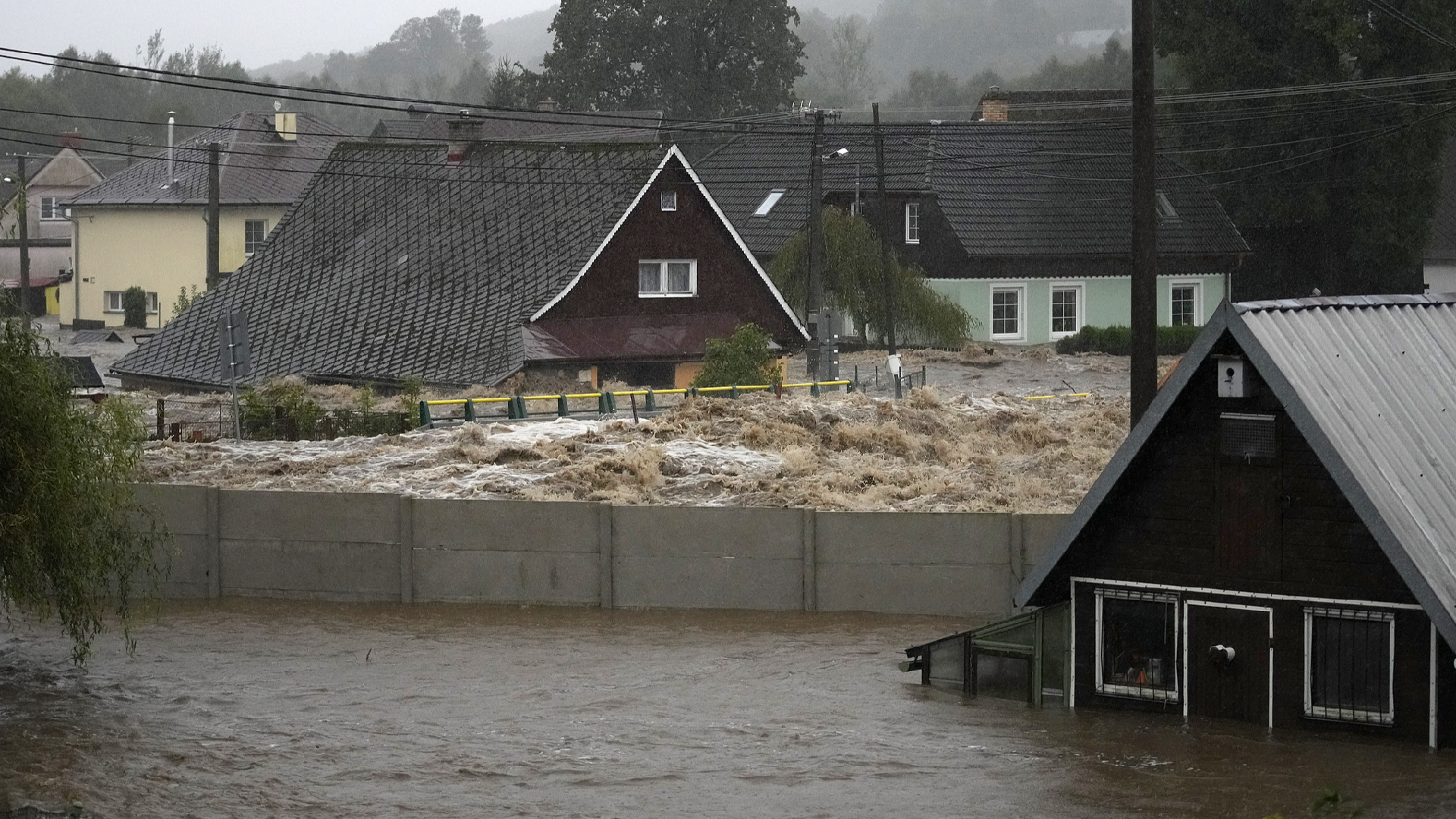 Thousands evacuated in Czech Republic due to floods - CGTN