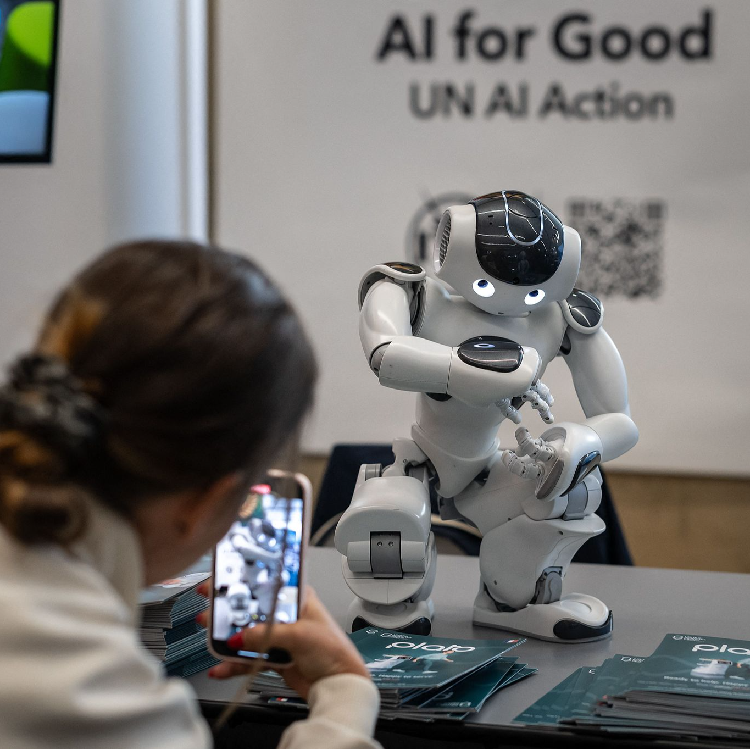 China promotes global AI cooperation and bridges digital divides - CGTN