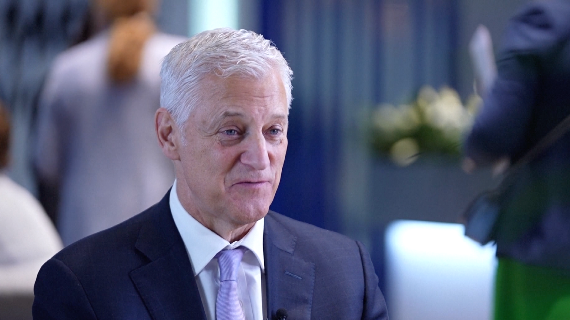 Standard Chartered: We support internationalization of RMB - CGTN