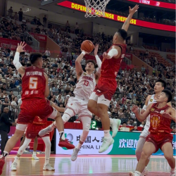 Guo Ailun celebrates his 500th CBA game with victory for Guangzhou - CGTN