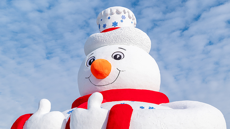 Live: Giant snowman welcomes tourists from around the world to Harbin ...