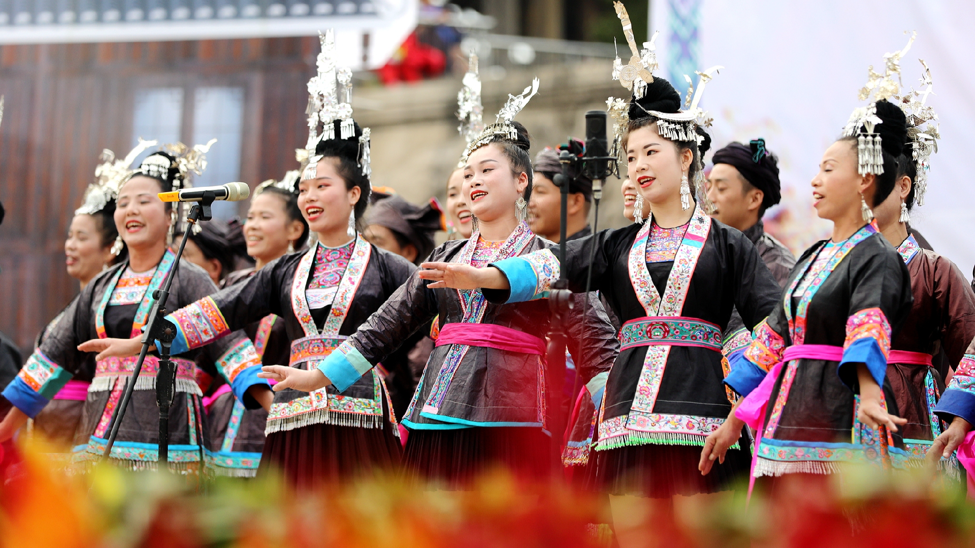 Dong people showcase the charm of Grand Song in contest - CGTN