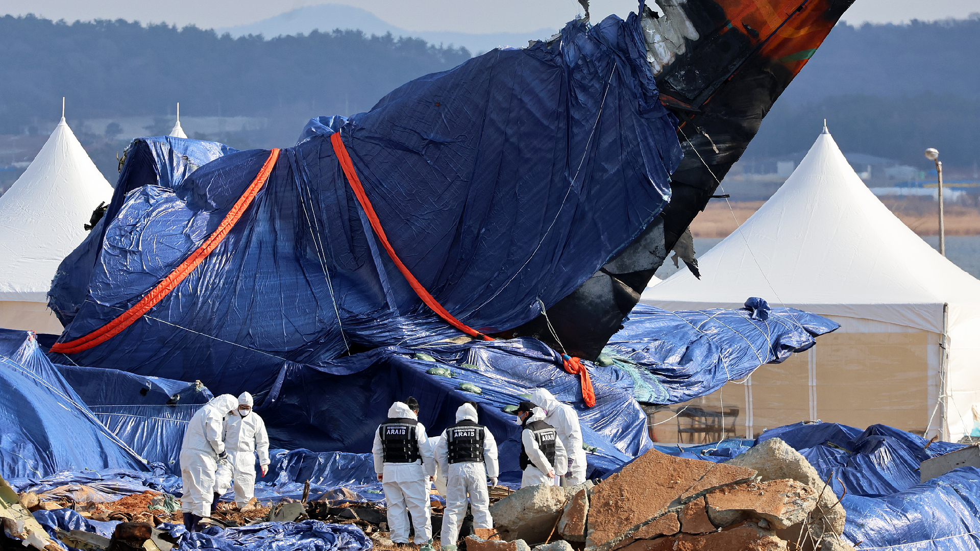 Ministry: Jeju Air 'black box' data missing from minutes before crash ...