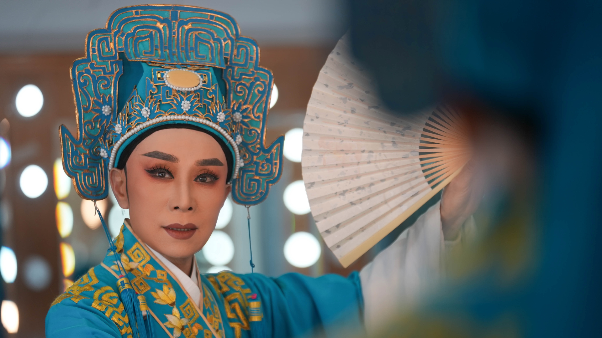 Behind the scenes: Yue Opera - CGTN