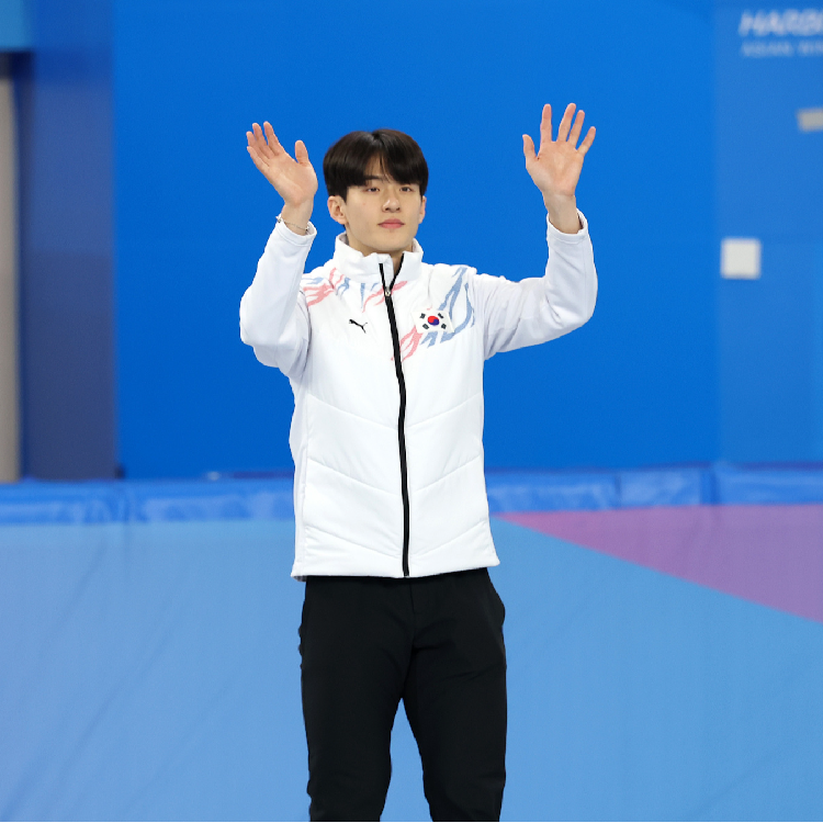 South Korean champion skater Jang Sung-woo enjoys Asian Winter Games - CGTN